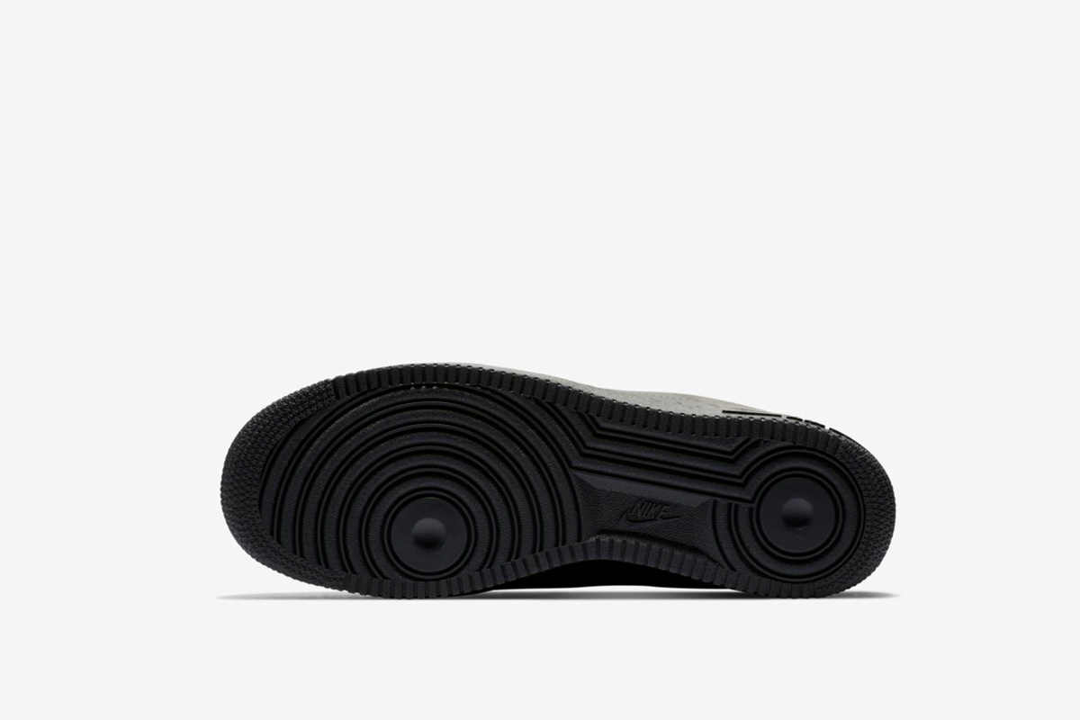 14 of Our Favorite Black Nike Sneakers to Cop Right Now